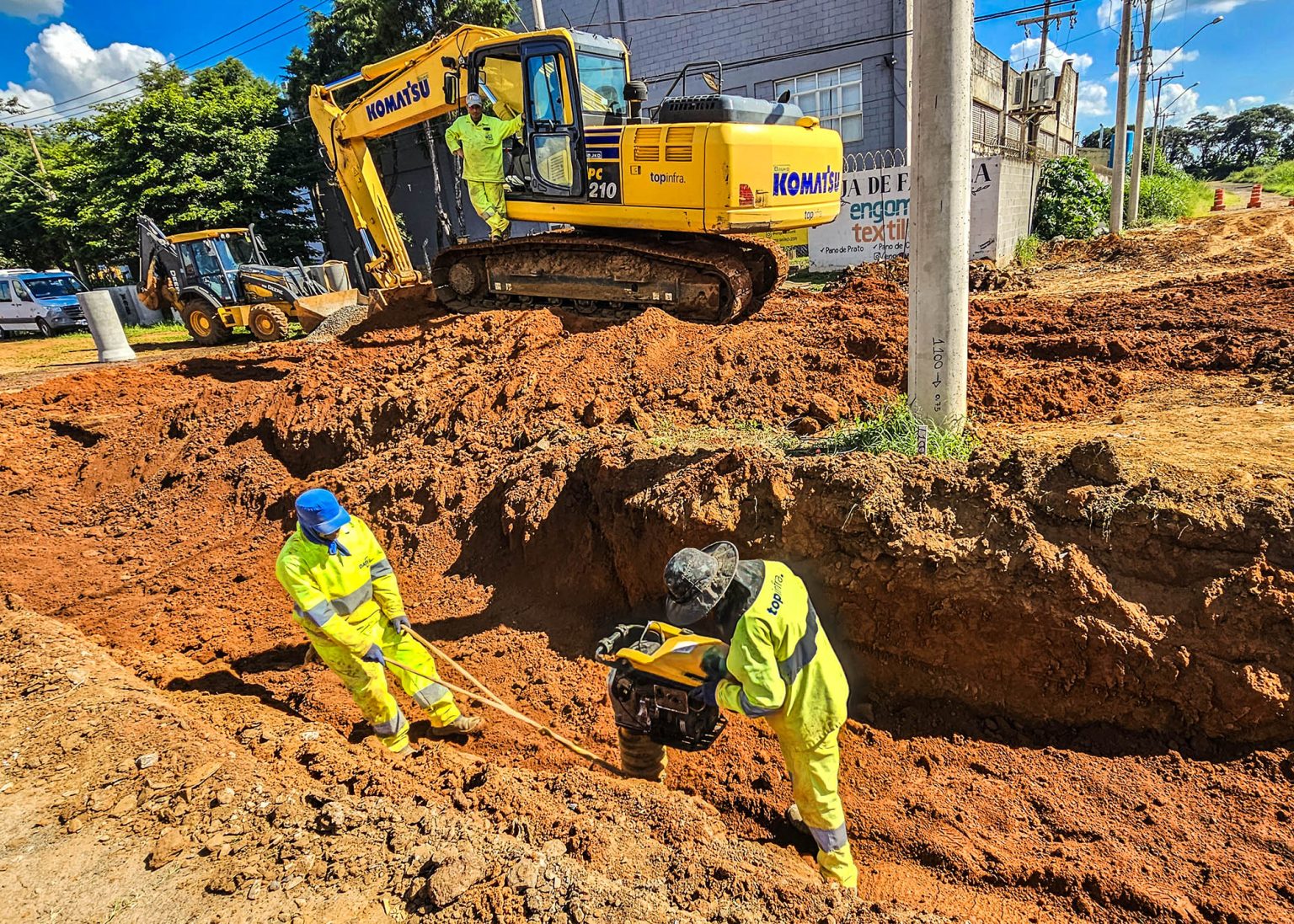 Obra de drenagem avança na pavimentação do Distrito Industrial de Cillo ...